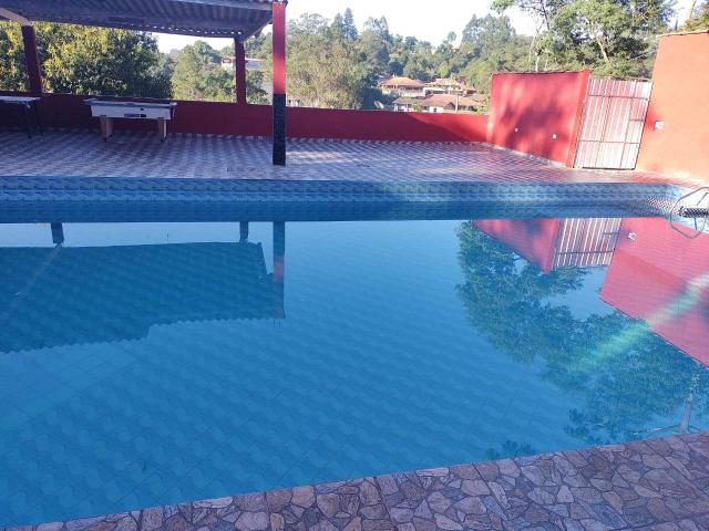 Sítio com piscina