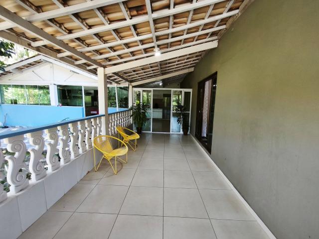 Sítio com piscina 16m, 4 dorms e lago LT0027