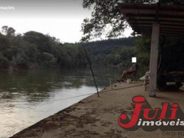 SÍTIO COM PLATAFORMA DE PESCA PISCINA SALÃO DE JOGOS