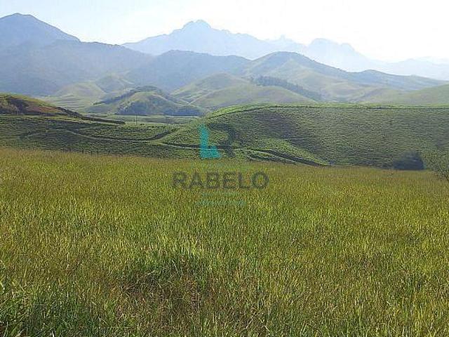 SÍTIO COM VISTA PANORÂMICA Á VENDA EM PIQUETE SP