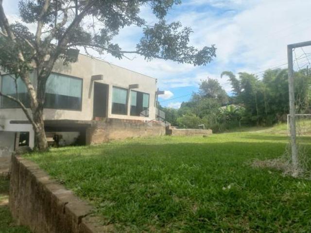 Sitio completo com casa 3 quartos 200m² com piscina Macaco Branco Portao