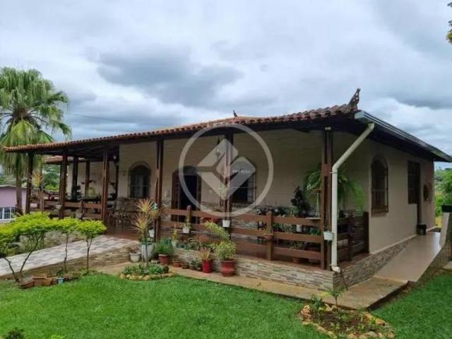 Sítio Condomínio Quintas da Fazendinha 04 quartos 01 suíte 03 banheiros piscina salão de