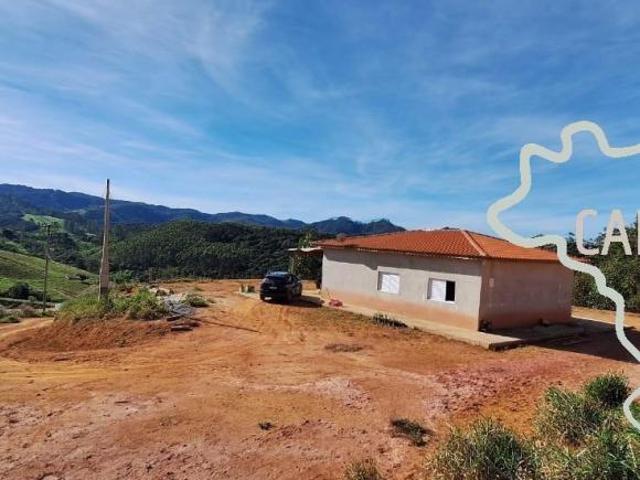 SÍTIO DE 4,9 HECTARES COM VISTA LIVRE PARA MONTANHAS DA SERRA DO MAR! FÁCIL ACESSO