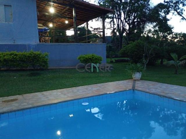 Sítio de 6.000 m² com duas casas, piscina e pomar em Igarapé Mg