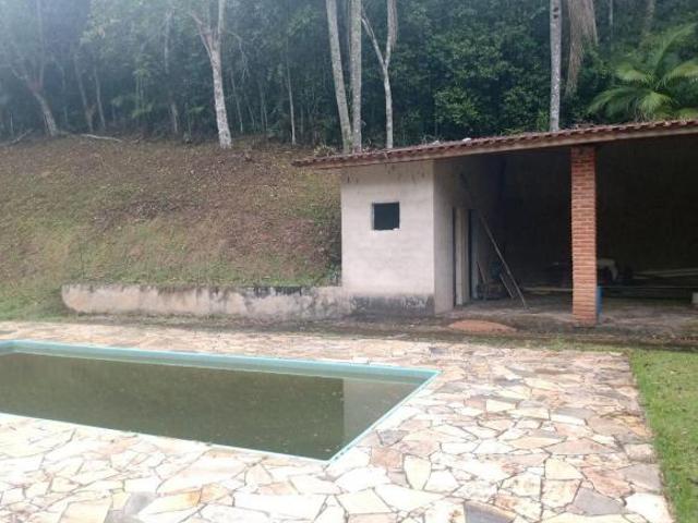 Sitio de 72 Mil metros em São Lourenço com Lago e Piscina