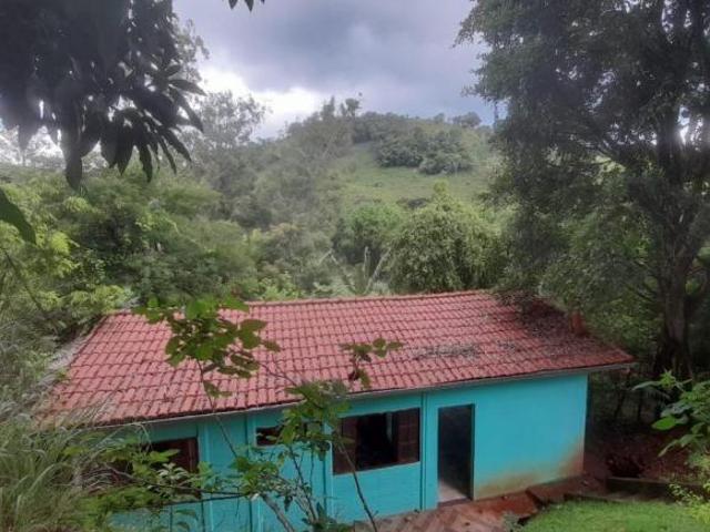 Sitio de 1000 m² em Moeda com casa de 2 quatos