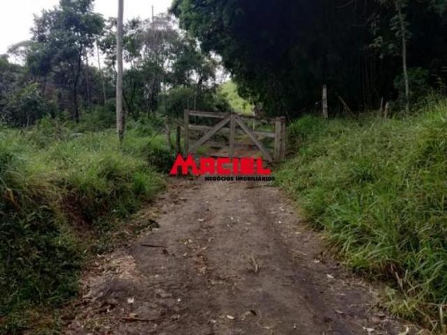 Sítio de 10 alqueires em Monteiro LObato