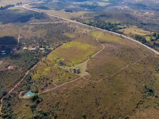 Sítio de 15 hectares