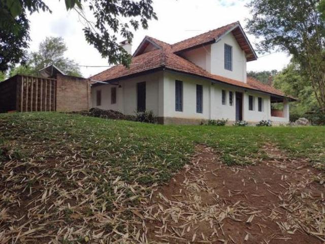Sítio de 19,3 hectares com lago em Lagoinha/SP