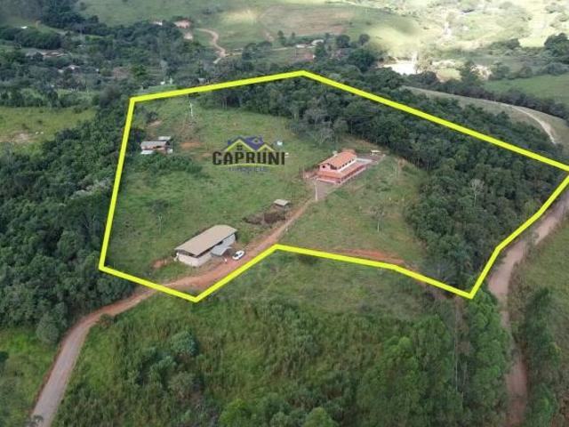 SÍTIO DE 23.400 m², COM CASA DE DOIS PAVIMENTOS, ÀVENDA EM CARMÓPOLIS DE MINAS MG