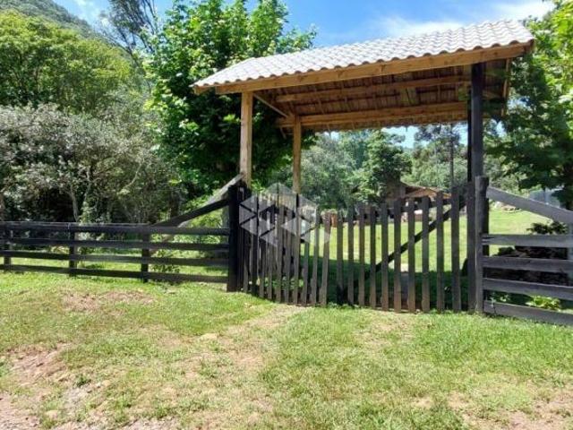 Sitio de 22 hectares a poucos quilometros de Canela