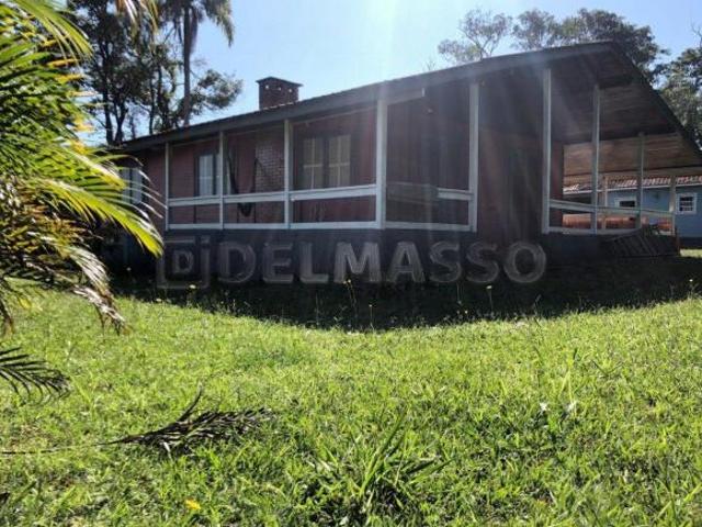 Sítio de 28.000 m² com vista, córrego e lagos!