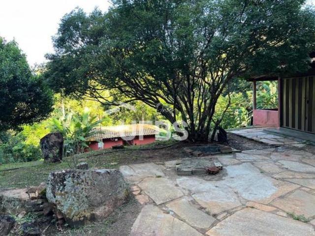Sítio de Alto Padrão à Venda | 30 Minutos de Goiânia | Frente para Córrego | Estrutura Completa