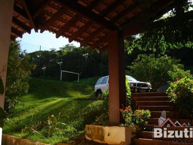 Sítio de Alto Padrão no Caxambu – Jundiaí | com Lago e Lazer Completo