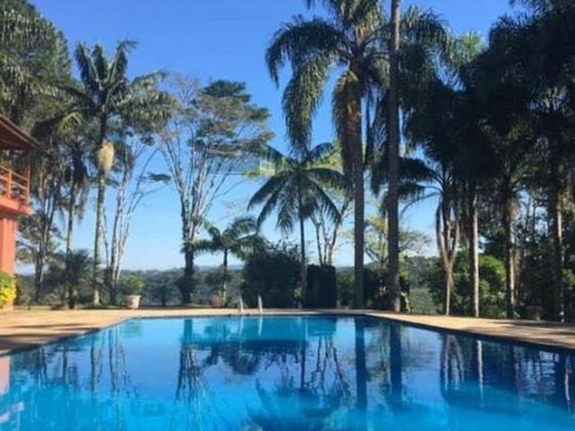 SÍTIO DE ALTO PADRÃO, QUE COMBINAM MANSÃO, LAGO PISCINA E MINE HARAS EM JUQUITIBA SP