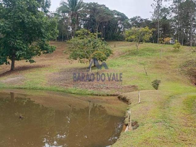 Sítio de Lazer com 7 Alqueires em Pariquera Açu – Lago, Trilha na Mata e Perto da Praia!