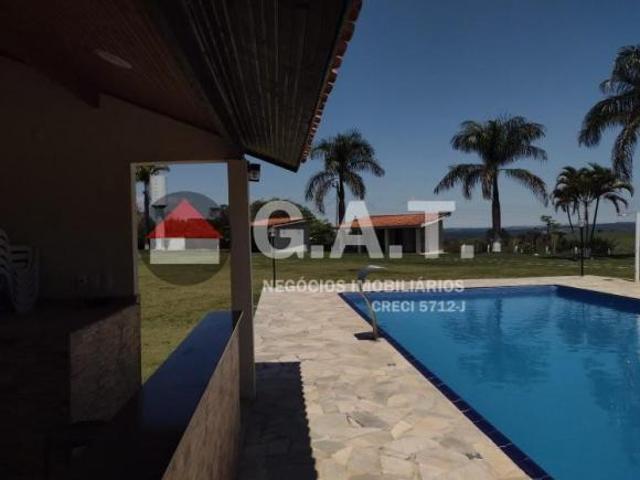 Sítio de luxo em condomínio: 4 quartos, 2 suítes, 2 salas, 4 banheiros, 9 vagas na Fazenda Amadeus