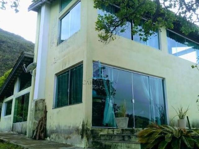 Sitio de luxo em Santana do Riacho MG: 3 quartos, 3 suítes e 6.000m² de área!