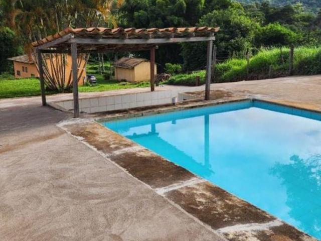 Sitio em 13 mil m² em Moeda, casa com piscina e documentação