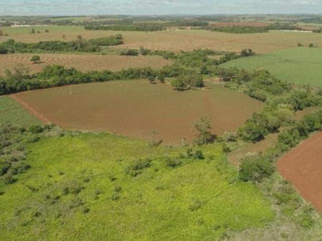 Sitio em tatui 4 alqueires Casa boa 80 metros de construção Poço caipira Curral Bom de água Topogr