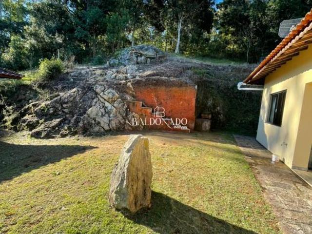 SITIO EM TOLEDO MG 6 HECTARES 9km CIDADE 2 NASCENTES VISTA MONTANHA ESCRITURA