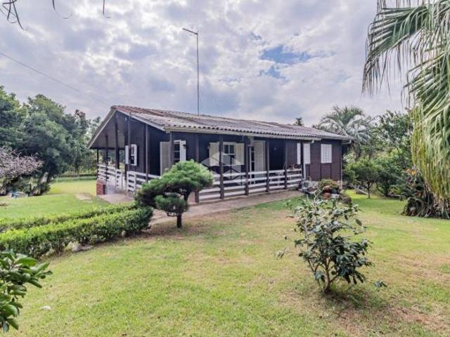 Sítio em Cachoeirinha, com casa, 3 dormitórios, 3 banheiros e campo futebol sete