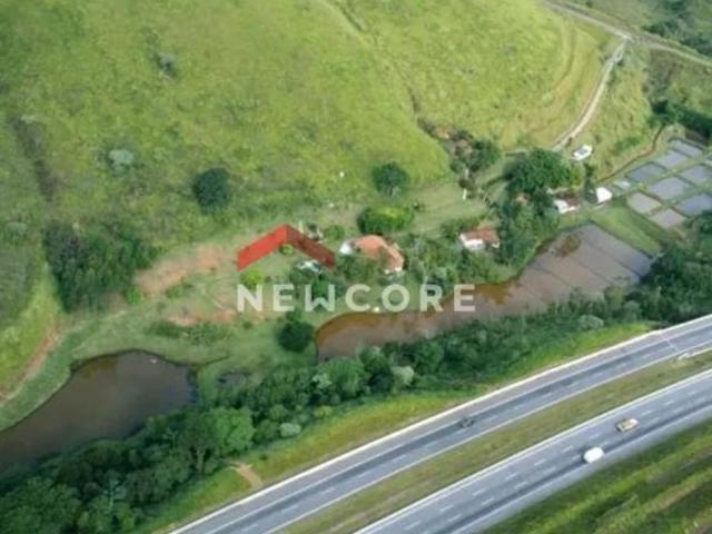 Sítio em Estrada Parateí do Meio Rio Abaixo Jacareí/SP