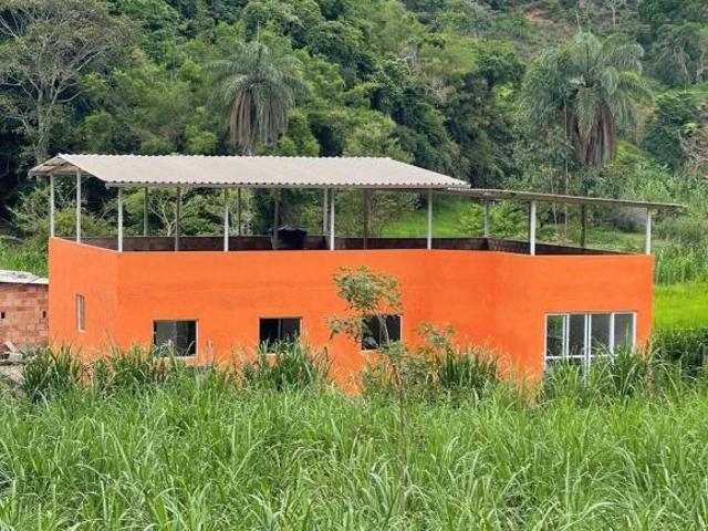 SITIO EM FERROS