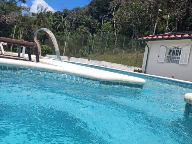 SÍTIO EM JUQUITIBA COM PISCINA CLIMATIZADA