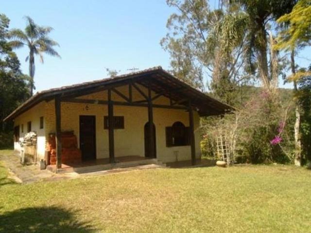Sitio em São Lourenço da Serra, com área de 8,8 Alqueires