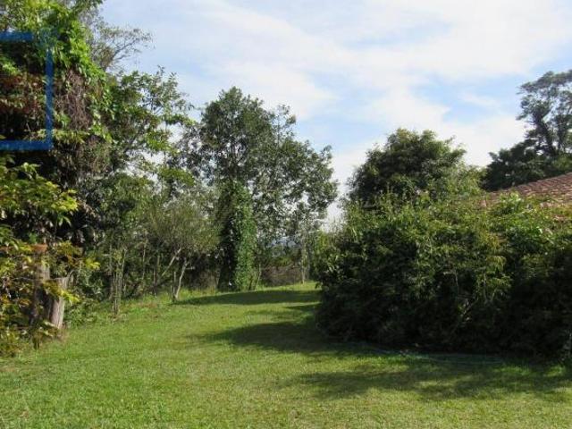 Sitio em São Roque bem localizado