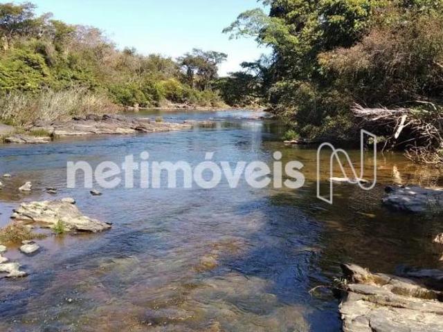 Sítio Encantador à Beira do Rio Cipó – Refúgio Natural em Santana de Pirapama/MG