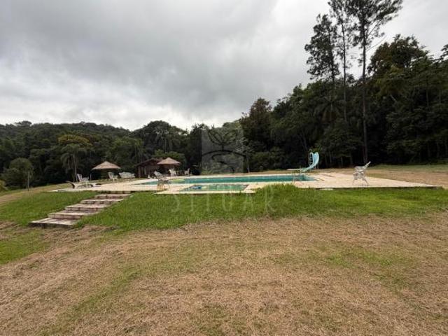 Sítio encantador com 60.000 m² e acesso à Represa