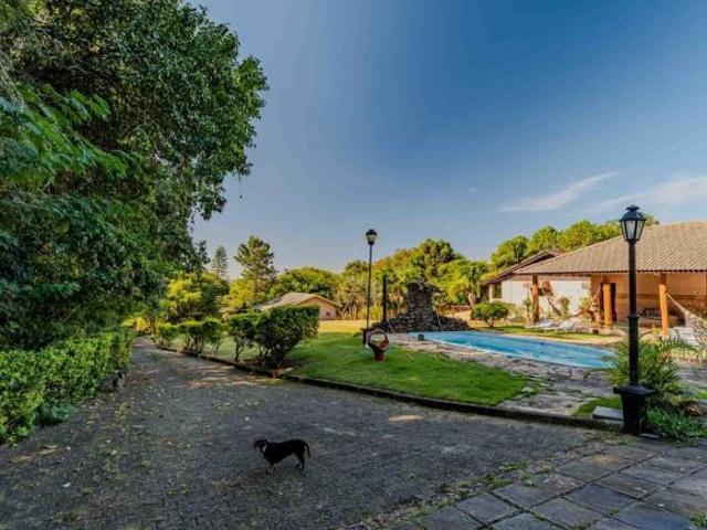 Sítio encantador localizado no bairro Belém Velho com 5.612m² de lindo paisagismo
