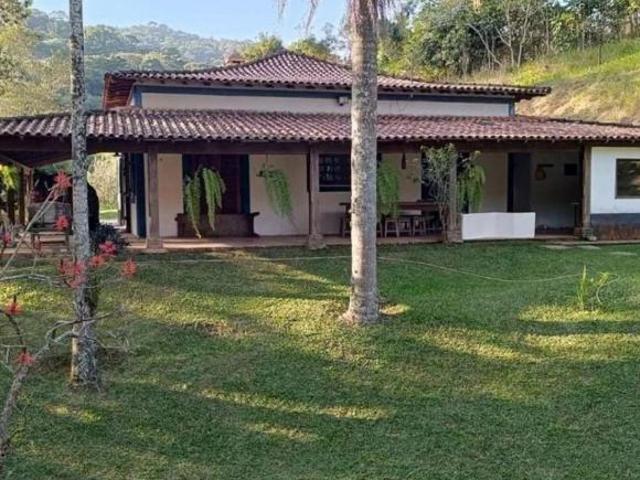 Sítio exuberante área 23,500 m2 casa matriz e caseiro piscina baias lago 15 km do centro