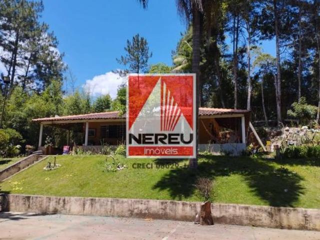 Sítio incrível de 44.000 m² – A apenas 500 metros da Rodovia