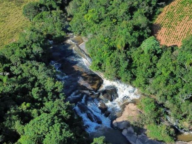 Sítio para Venda em Munhoz, Centro, 3 dormitórios, 1 banheiro, 2 vagas