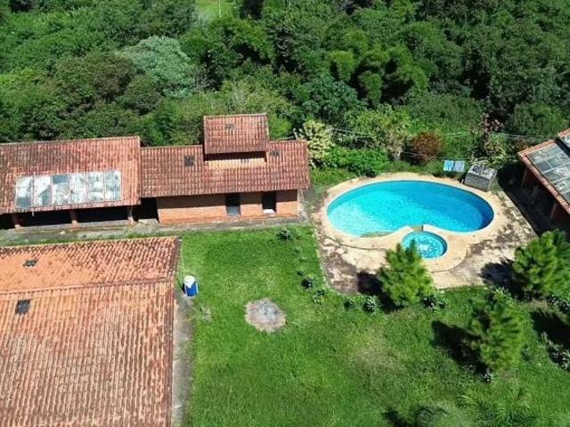 Sítio para Venda em Itu, 4 dormitórios, 1 suíte, 4 banheiros, 2 vagas