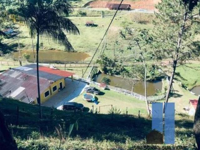 Sítio para Venda em Juquitiba, Vista verde, 3 dormitórios, 1 suíte, 2 banheiros, 10 vagas
