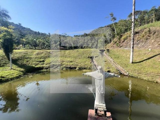 Sítio para Venda em Juquitiba, AREA RURAL, 3 suítes, 2 banheiros, 2 vagas