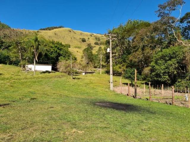 Sítio para venda em Piracaia