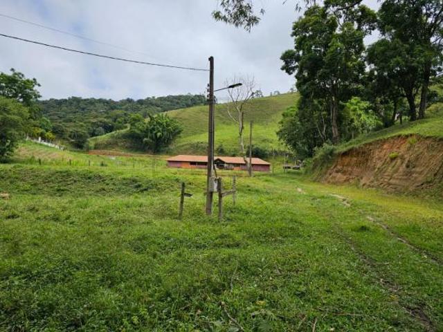 Sítio para venda em Piracaia