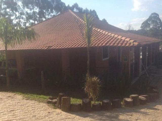 Sítio para Venda em São Roque, Vila Darcy Penteado Mailasqui, 4 dormitórios, 1 suíte, 3 banheiros