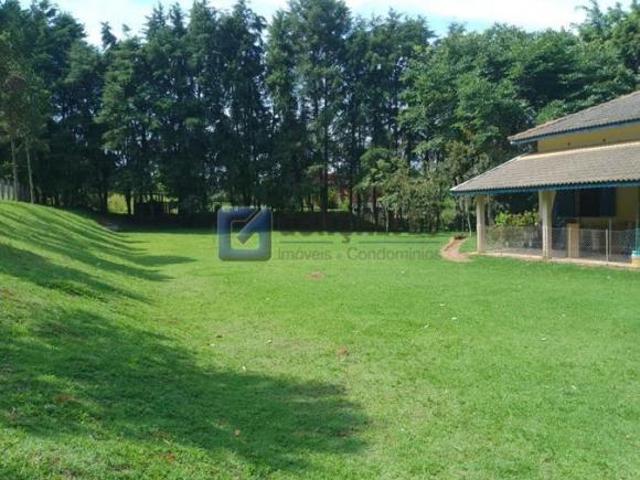 Sítio Residencial em Itapetininga Mato Seco | 4 Quartos 1 Suíte | Lareira e Churrasqueira