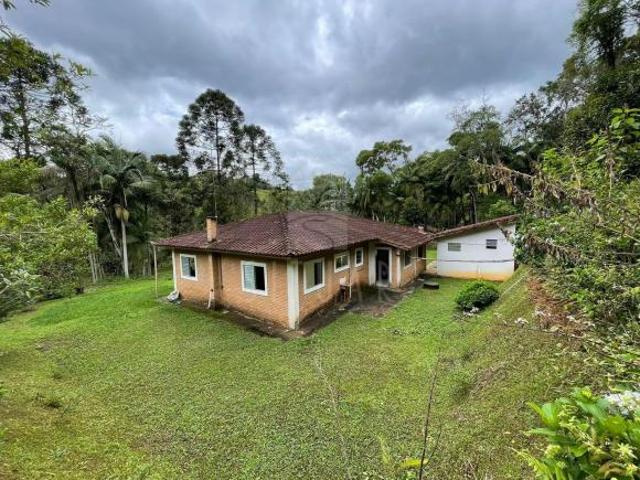Sítio rico em água, cachoeira, nascente e riacho 49.000m²