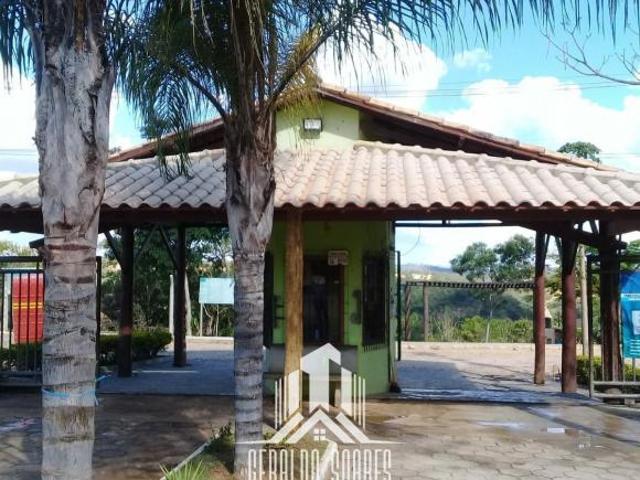 Sítio Sítio em condomínio fechado no Portal da Serra