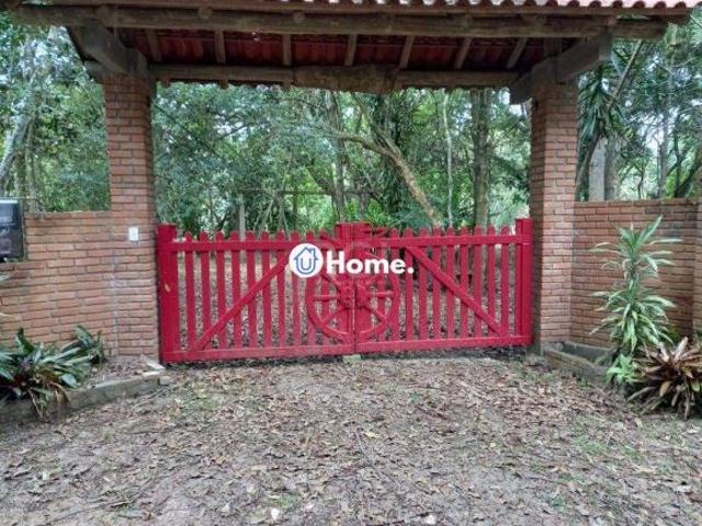 Sito à venda no Lami, com casa com quartos, 1 banheiro e piscina