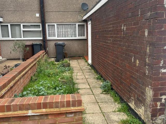 Siviter Way, Dagenham RM10, 3 bed terraced house to rent, £2,350 pcm | PrimeLocation