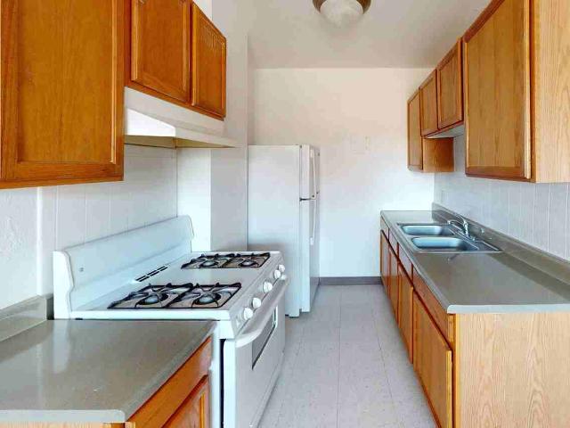 Six40 1 Bedroom Apartment for Rent at 640 E Armour Blvd, Kansas City, MO 64109 North Hyde Park