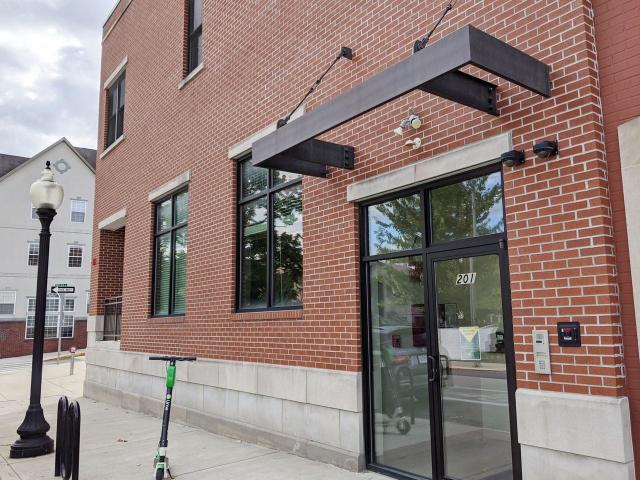 Sixth & Washington 4 Bedroom Apartment for Rent at 201 N Washington St, Bloomington, IN 47408 Old Northeast